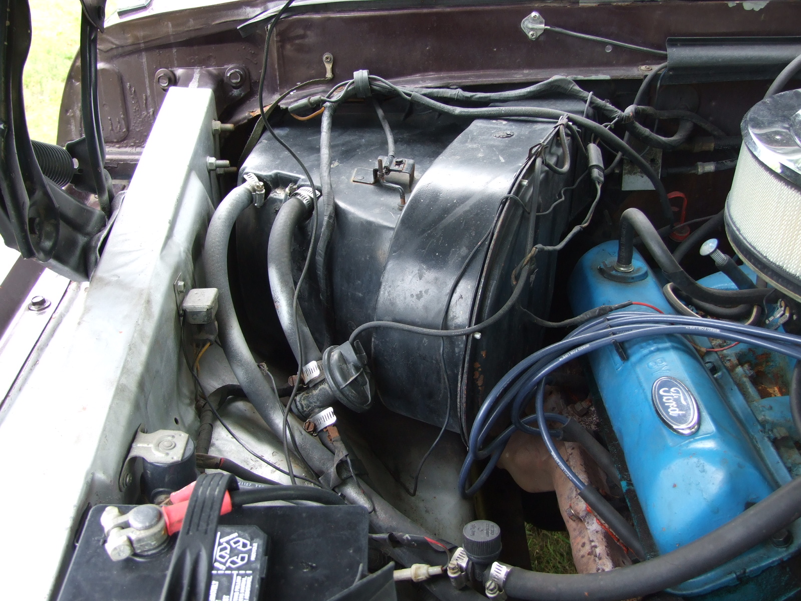 1974 Ford F-100 XLT / Engine Bay 15 Photos - Auto Connection Cars
